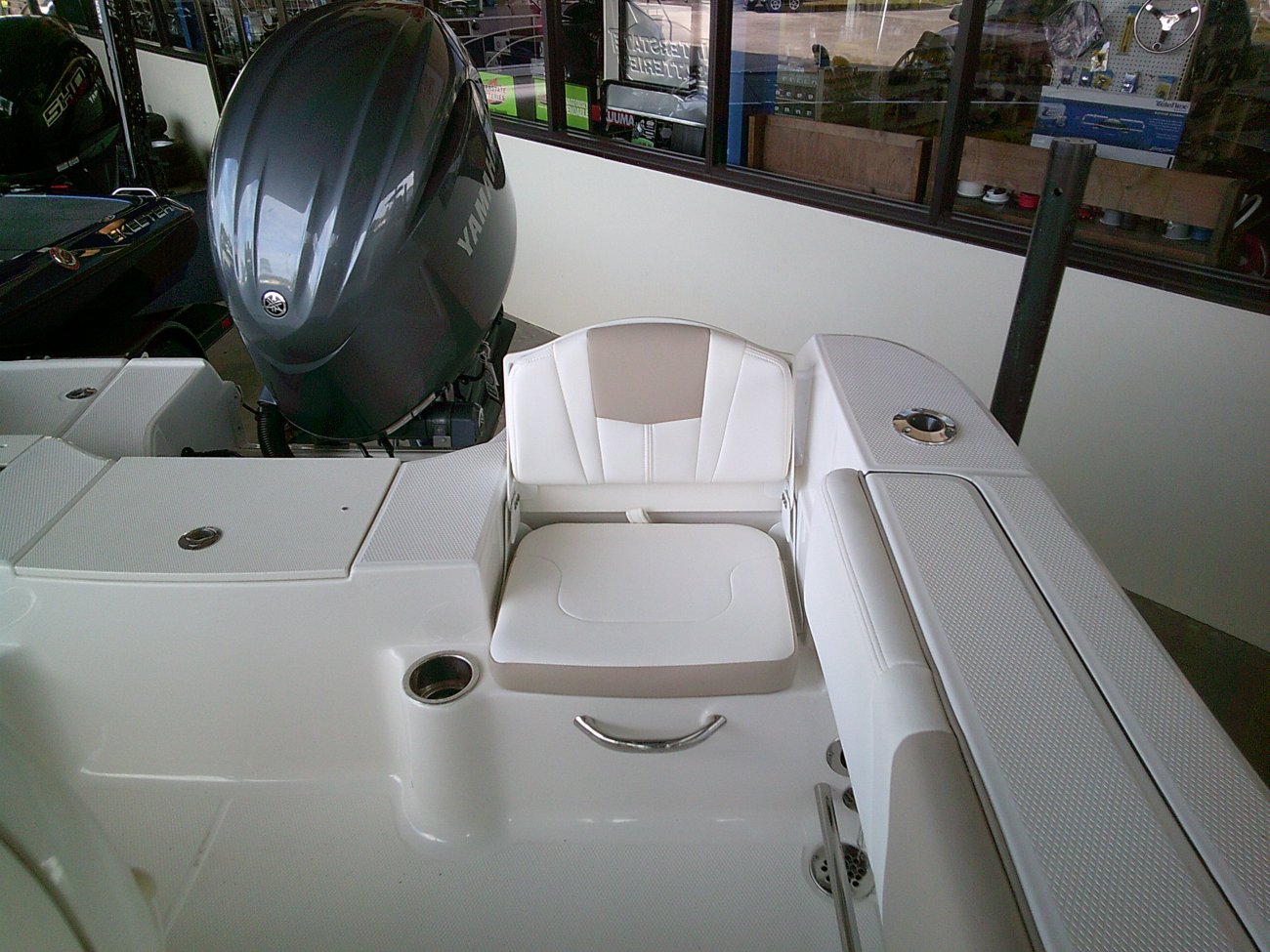 New 2024 Robalo R200 For Sale